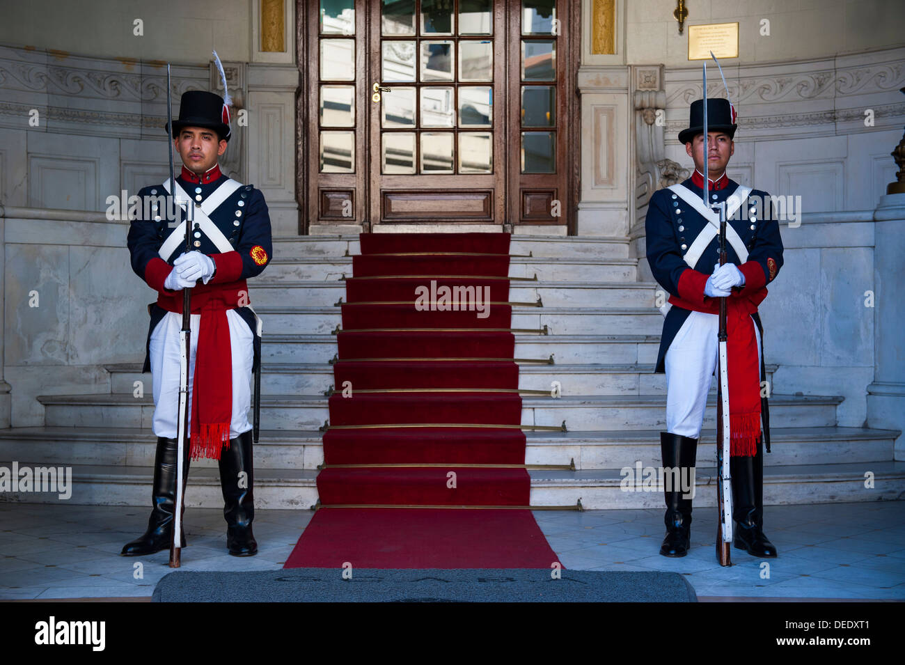 Traditional dressed guard hi-res stock photography and images - Alamy