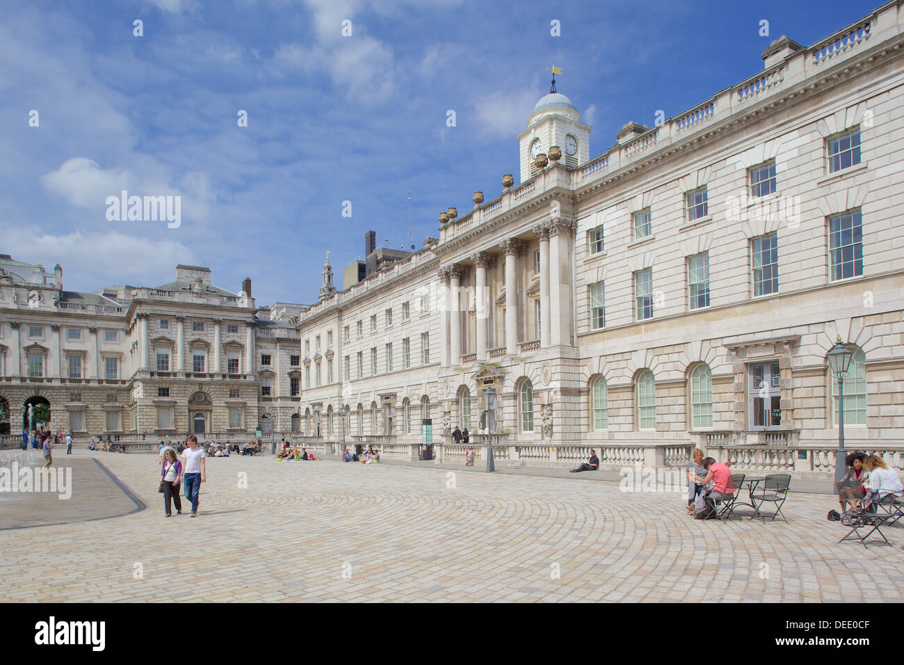 Courtyard somerset house hi-res stock photography and images - Alamy