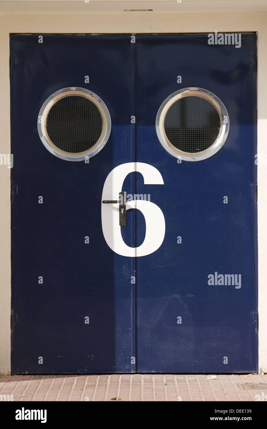 6 door number hi-res stock photography and images - Alamy