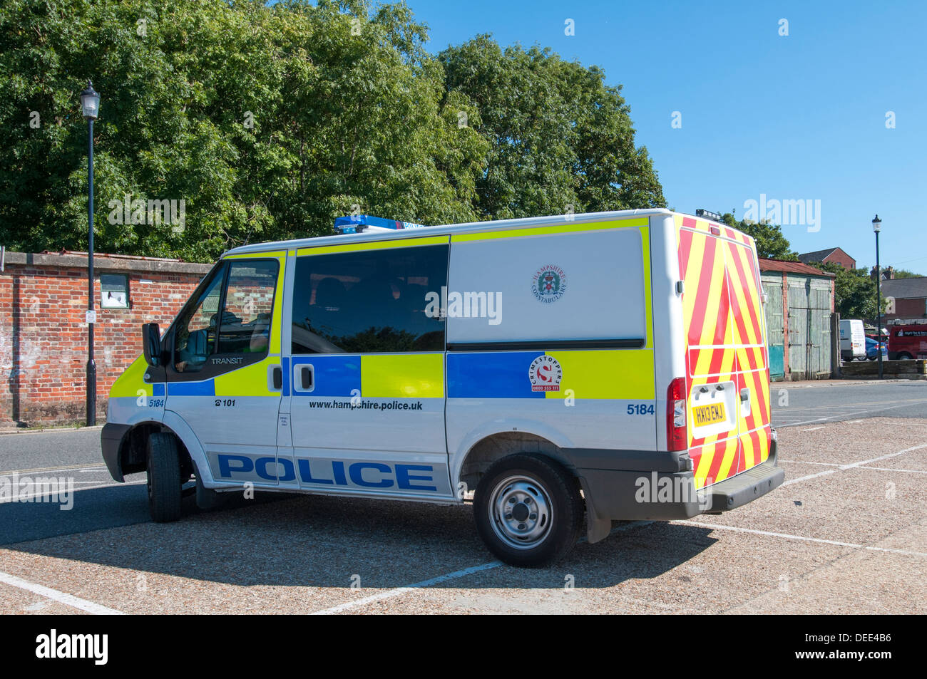 Uk parked police vehicle hi-res stock photography and images - Alamy