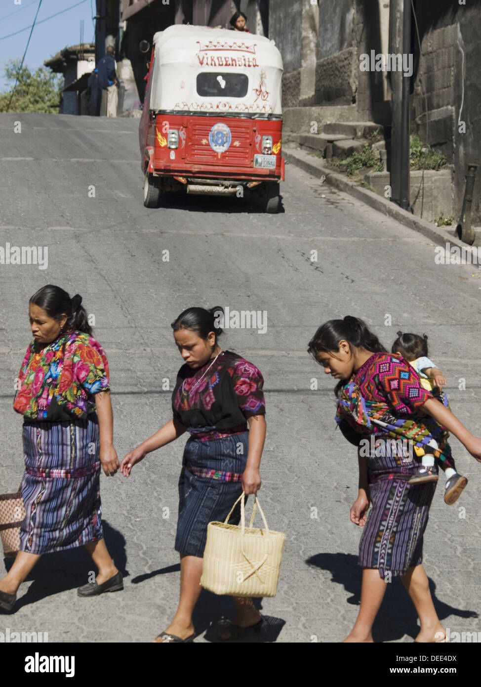 Guatemalan woman with baby hi-res stock photography and images - Alamy