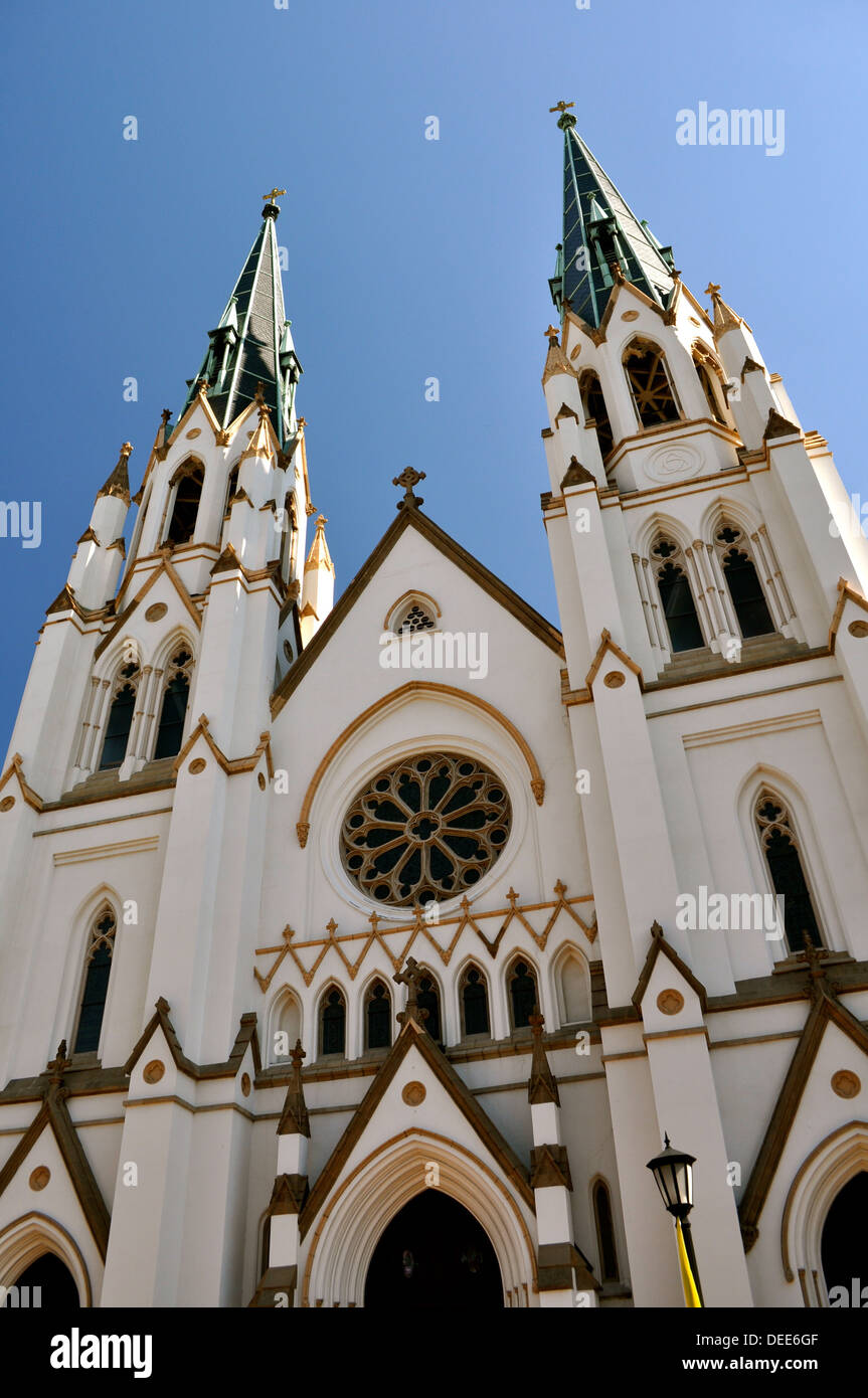 Charleston cathedral hi-res stock photography and images - Alamy