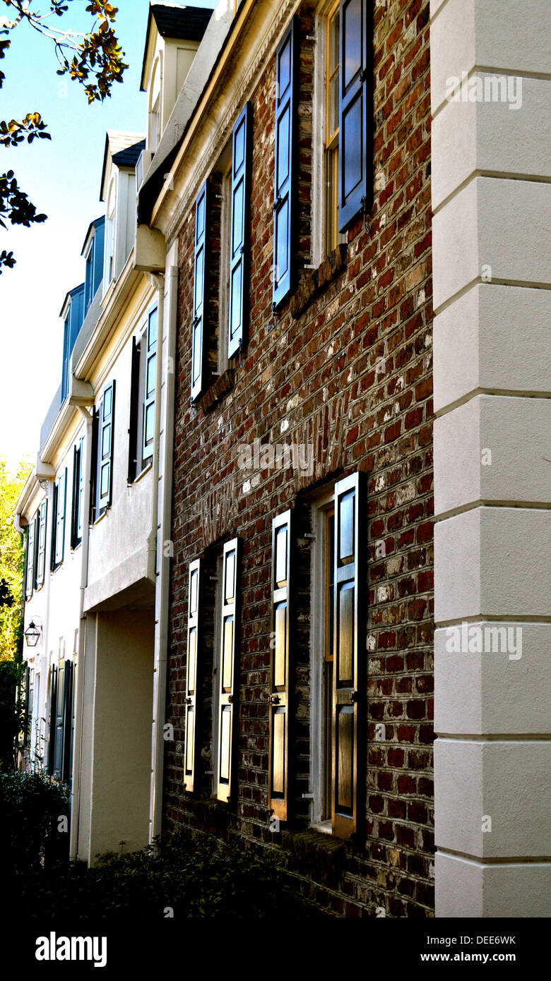 Row housing hi-res stock photography and images - Alamy