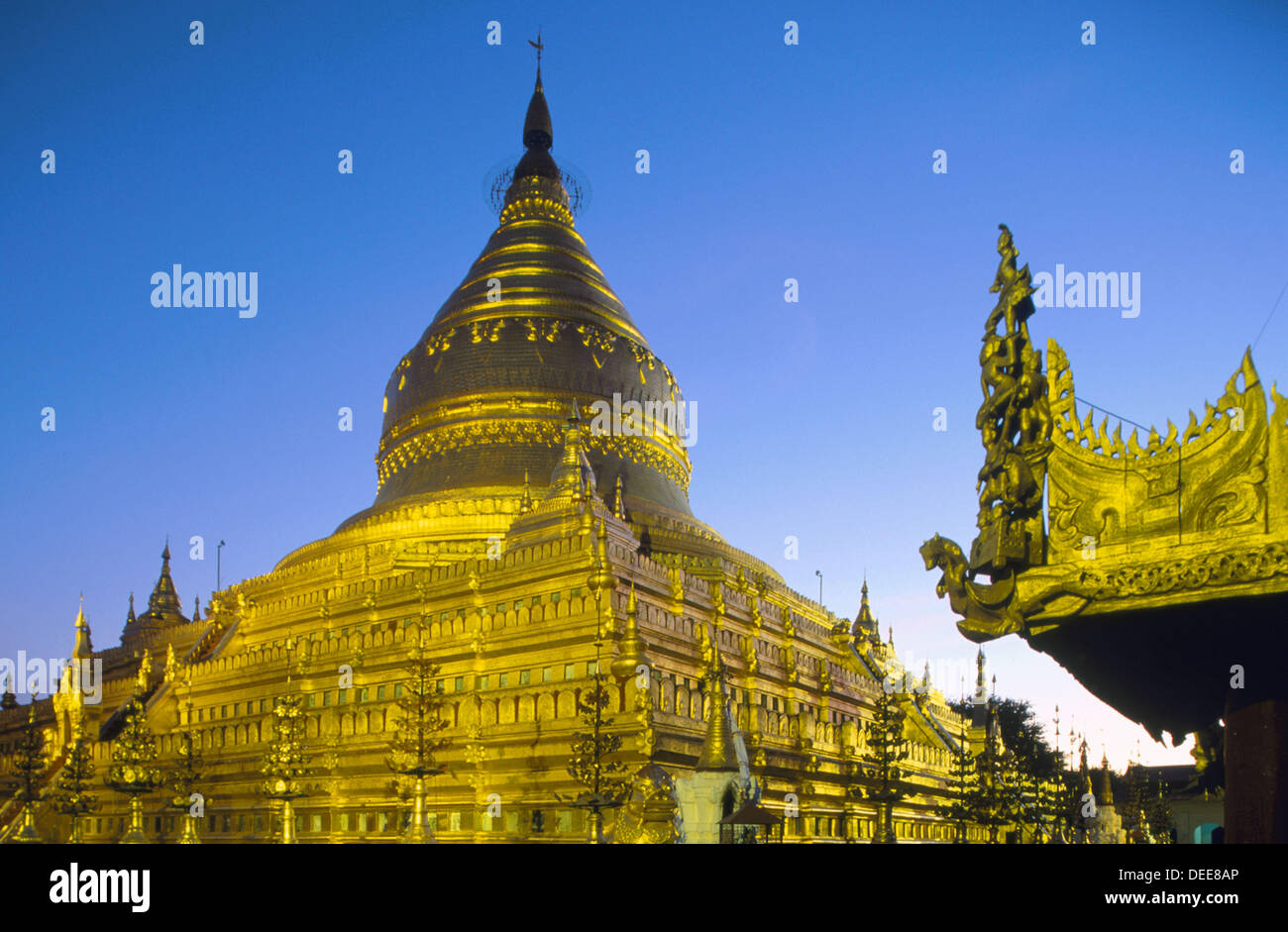 Shwezigon Pagoda. Bagan. Myanmar (Burma Stock Photo - Alamy