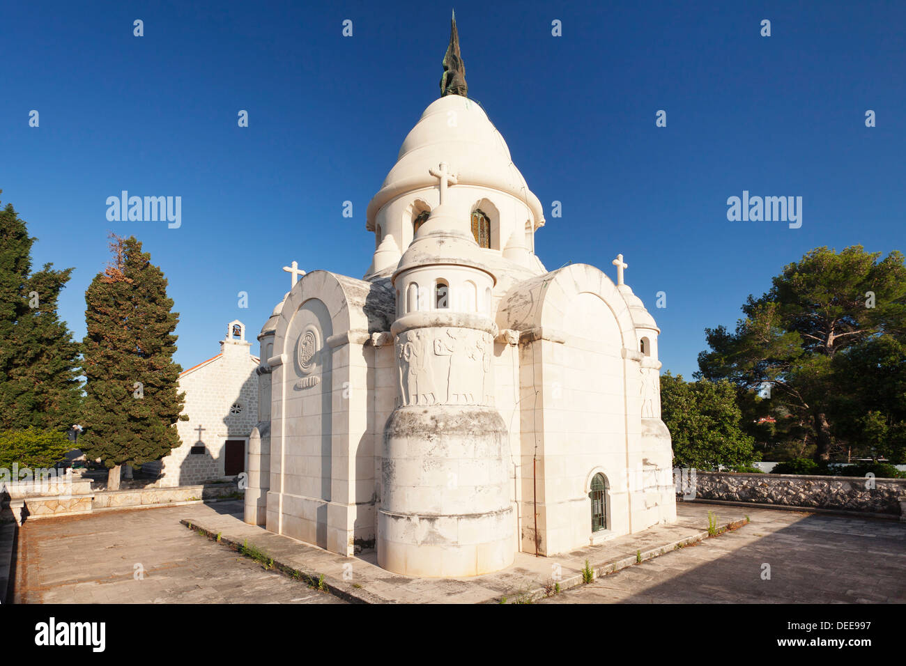 Mausoleum of the Petrinovic family, Kap Sv. Nikolaus, Supertar, Brac ...