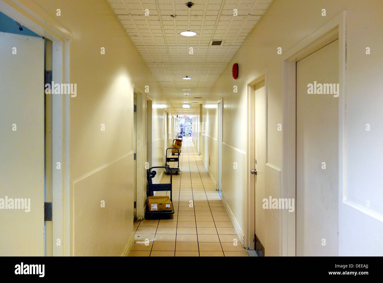 Industrial aisle hi-res stock photography and images - Alamy