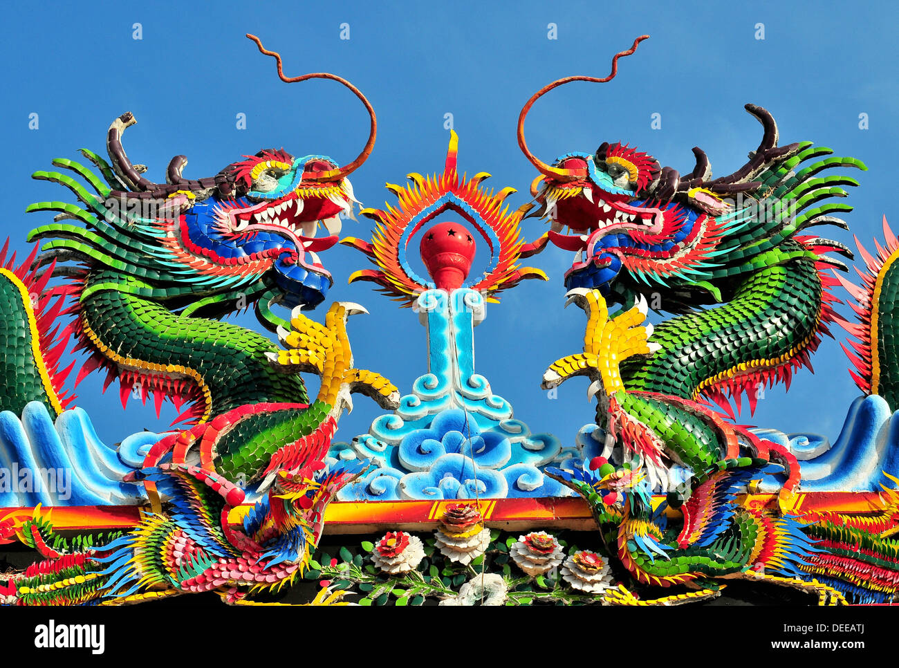 Pearl chasing dragons hi-res stock photography and images - Alamy