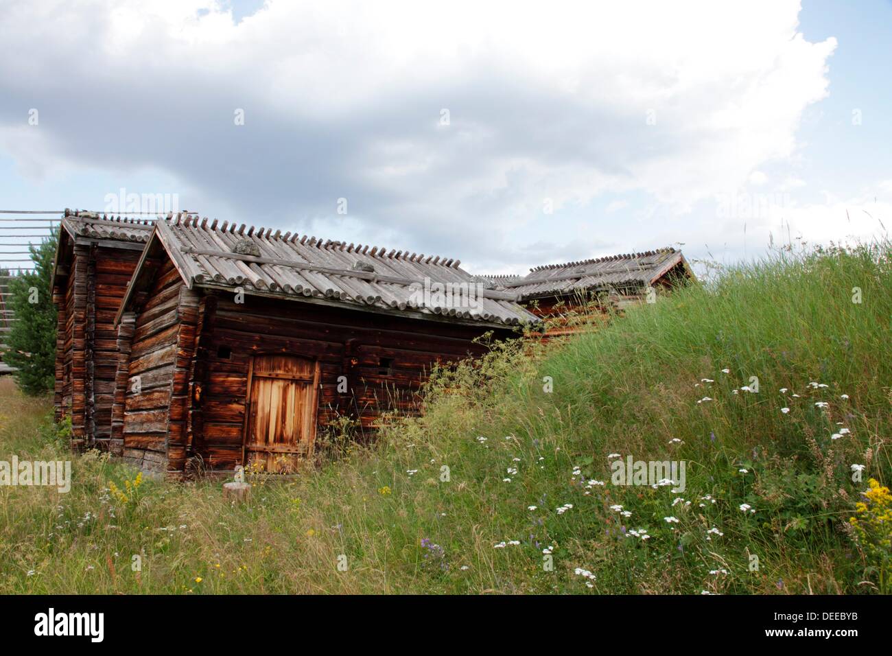 Log bulding hi-res stock photography and images - Alamy