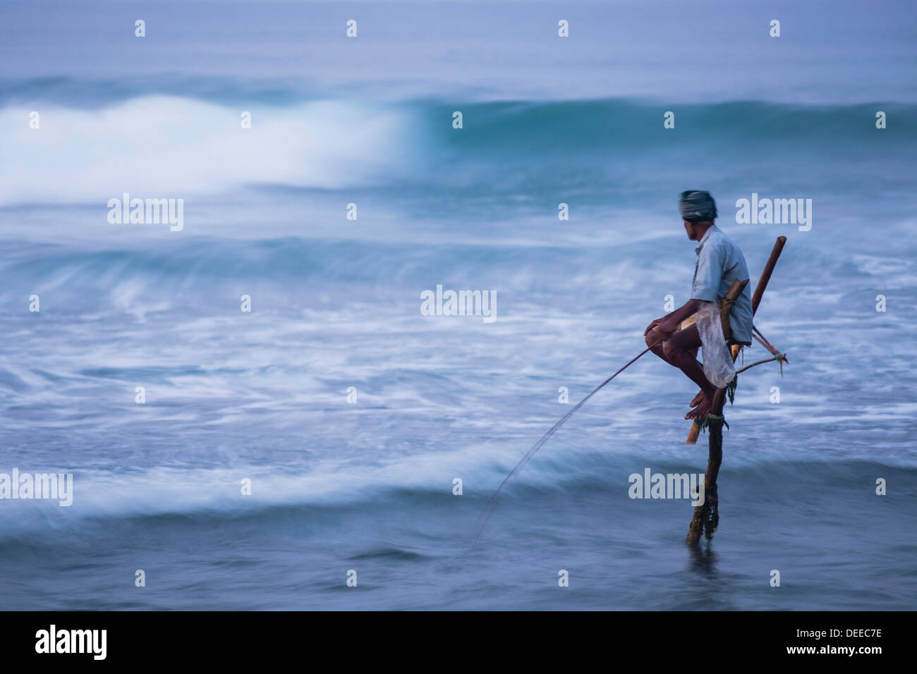 Sri lankan stilt fishing hi-res stock photography and images - Alamy