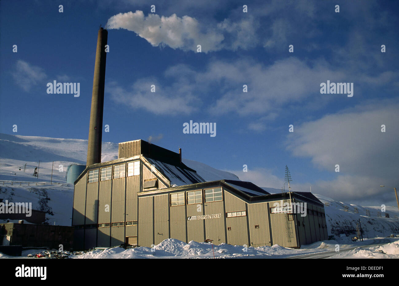 Svalbard smoke hi-res stock photography and images - Alamy