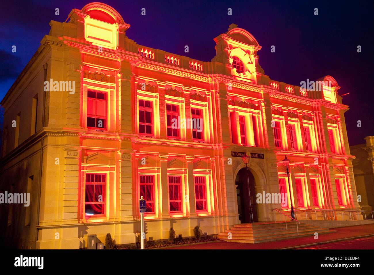 The historic opera house hi-res stock photography and images - Alamy