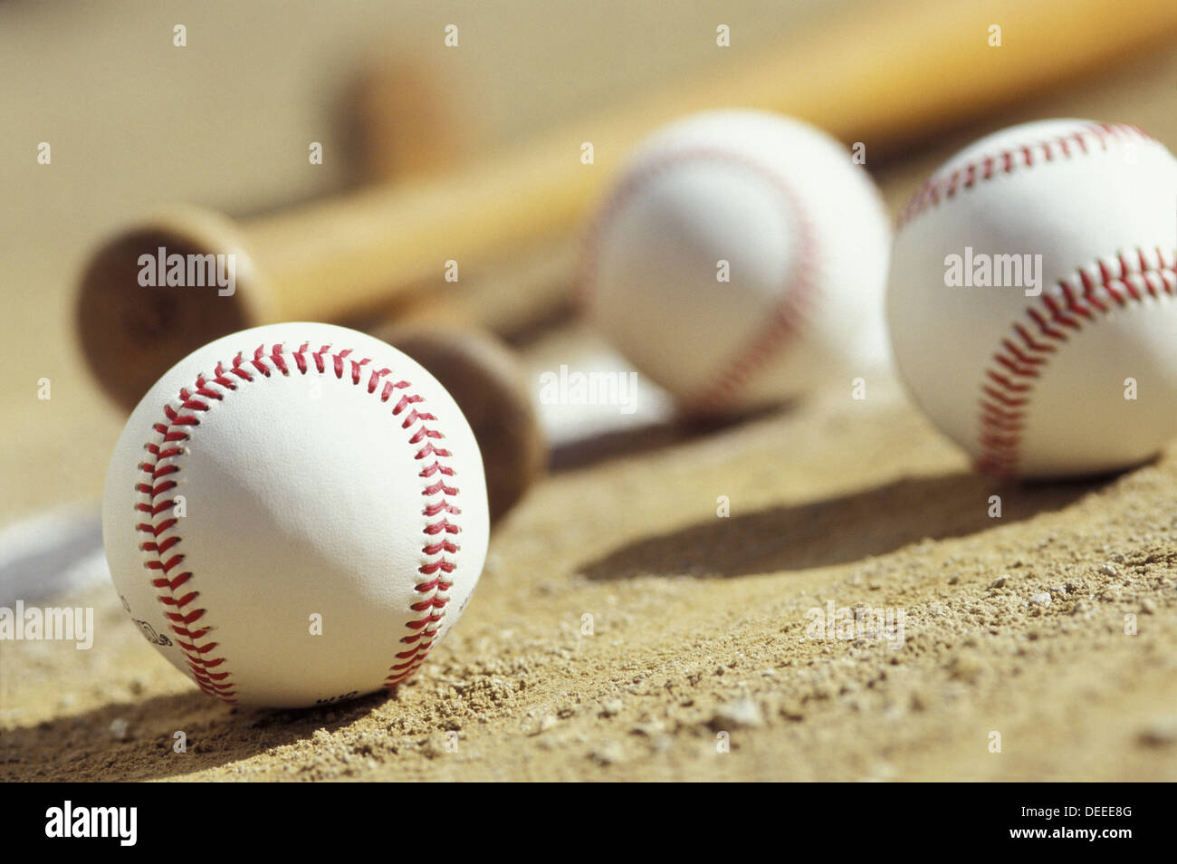 Bats and balls hi-res stock photography and images - Alamy