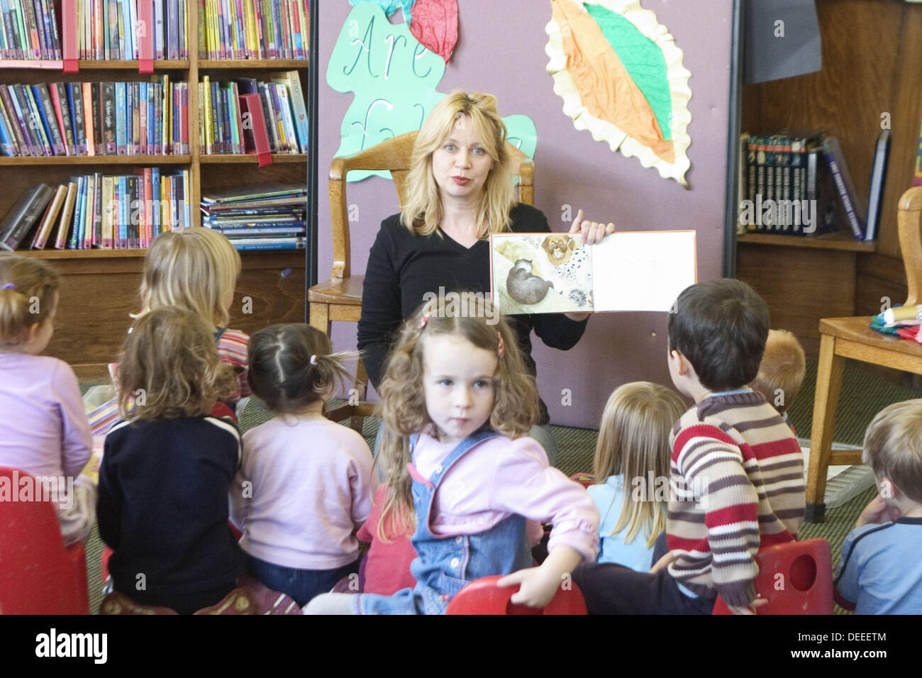 Story time hi-res stock photography and images - Alamy