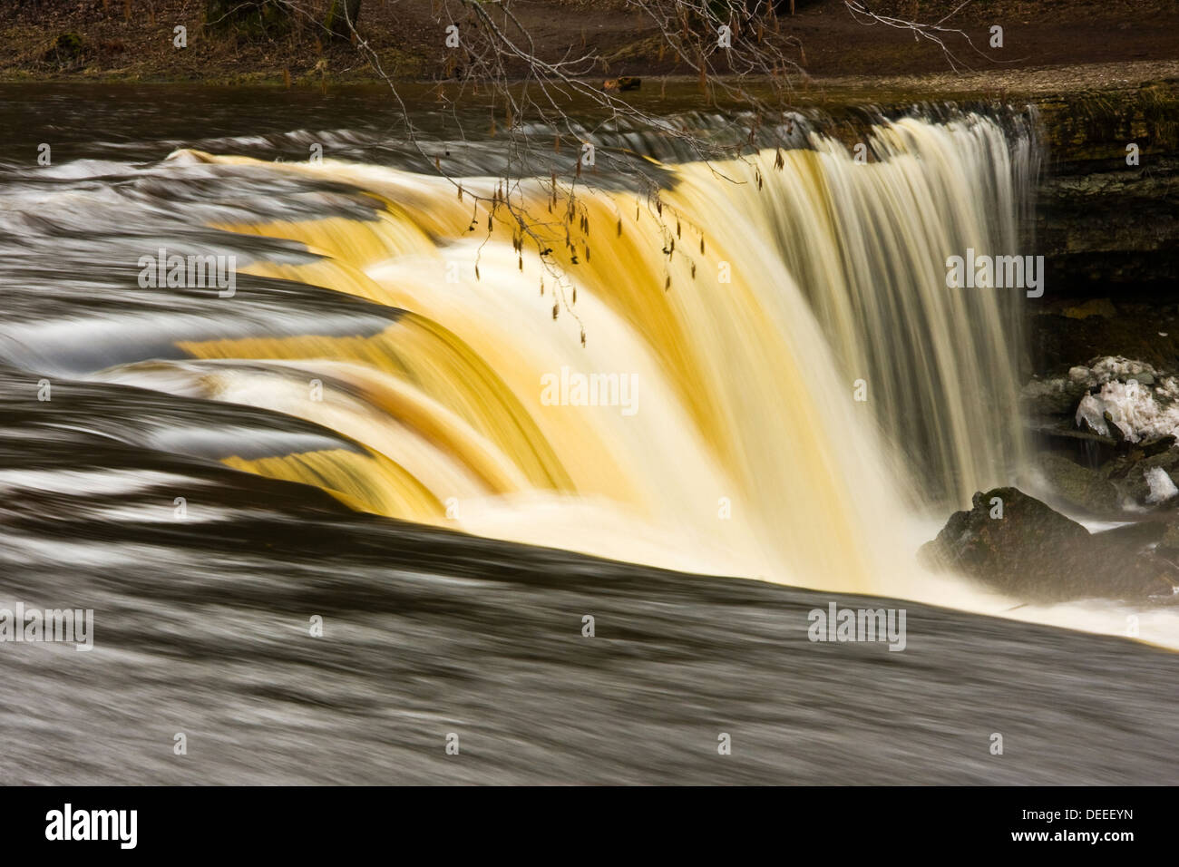 Spring river flows yellow white hi-res stock photography and images - Alamy
