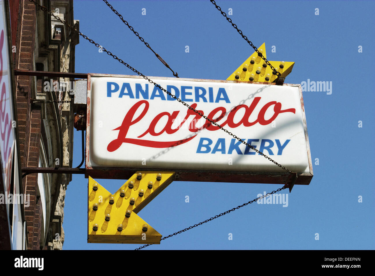 English spanish bilingual sign bakery hi-res stock photography and ...