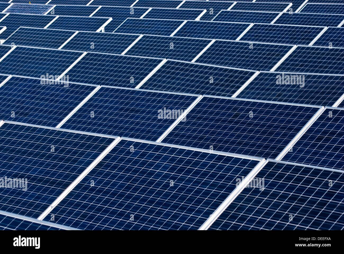 Solar panel array arizona hi-res stock photography and images - Alamy