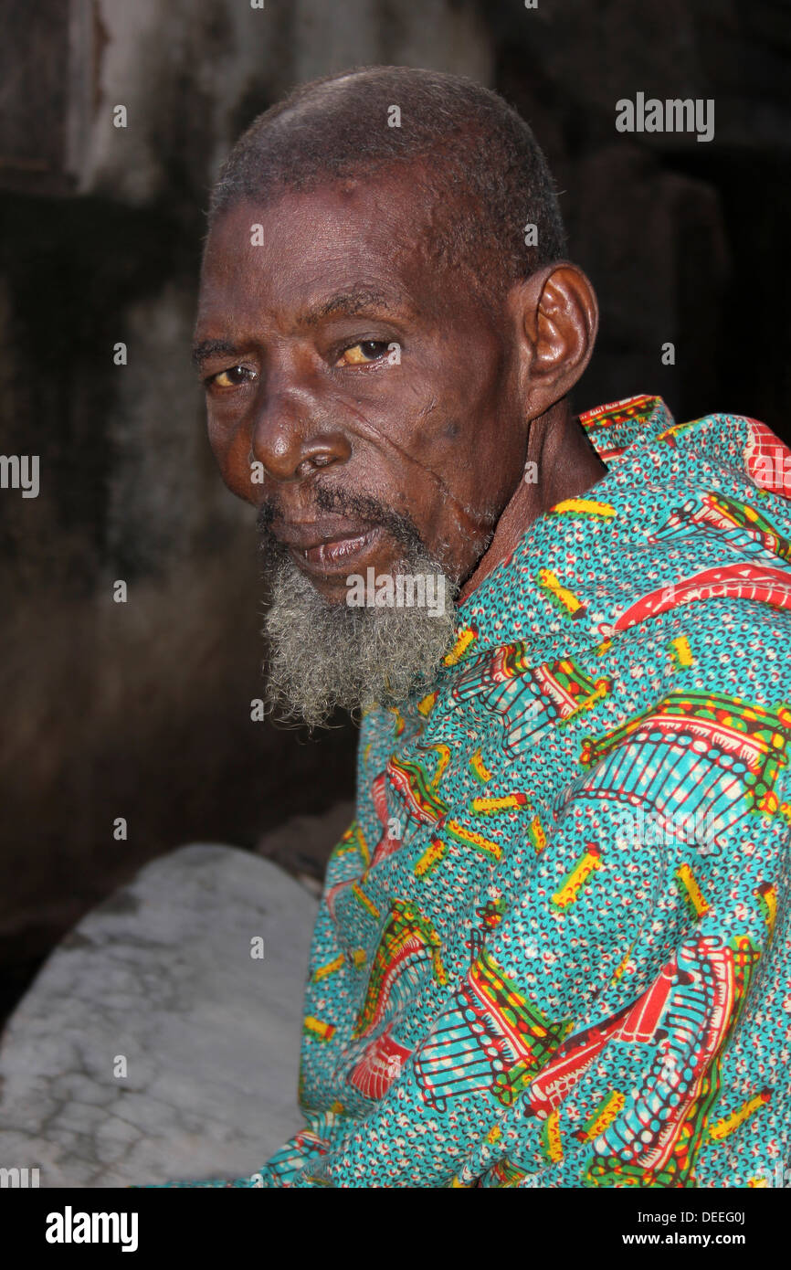 Traditional clothing ghana hi-res stock photography and images - Alamy
