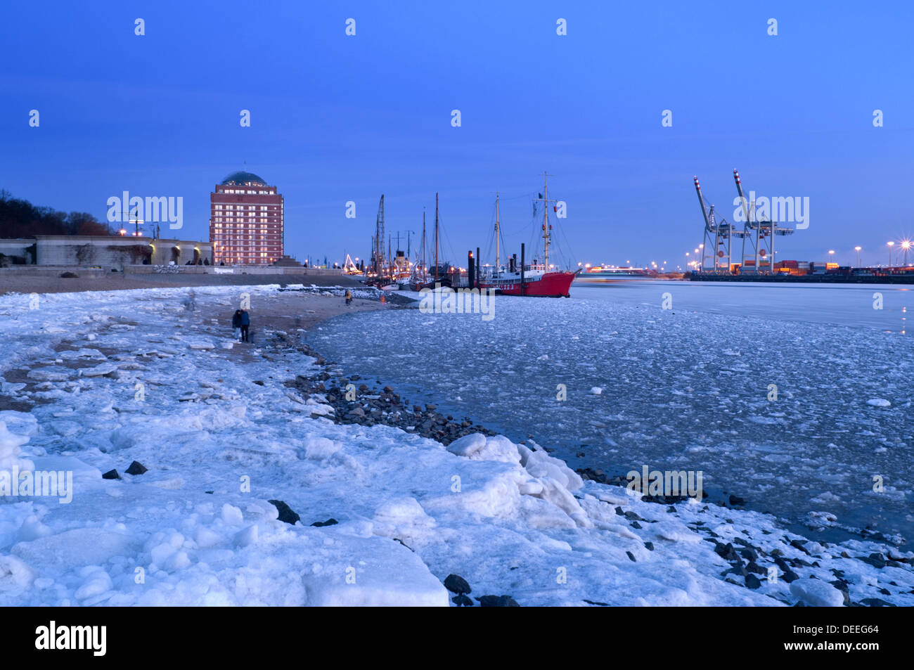 Elbe river ice sunset hi-res stock photography and images - Alamy