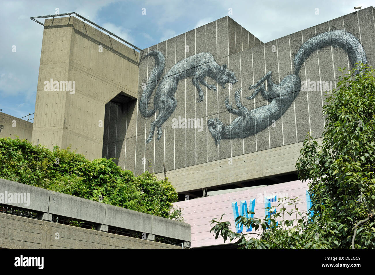 Graffiti roa london england hi-res stock photography and images - Alamy