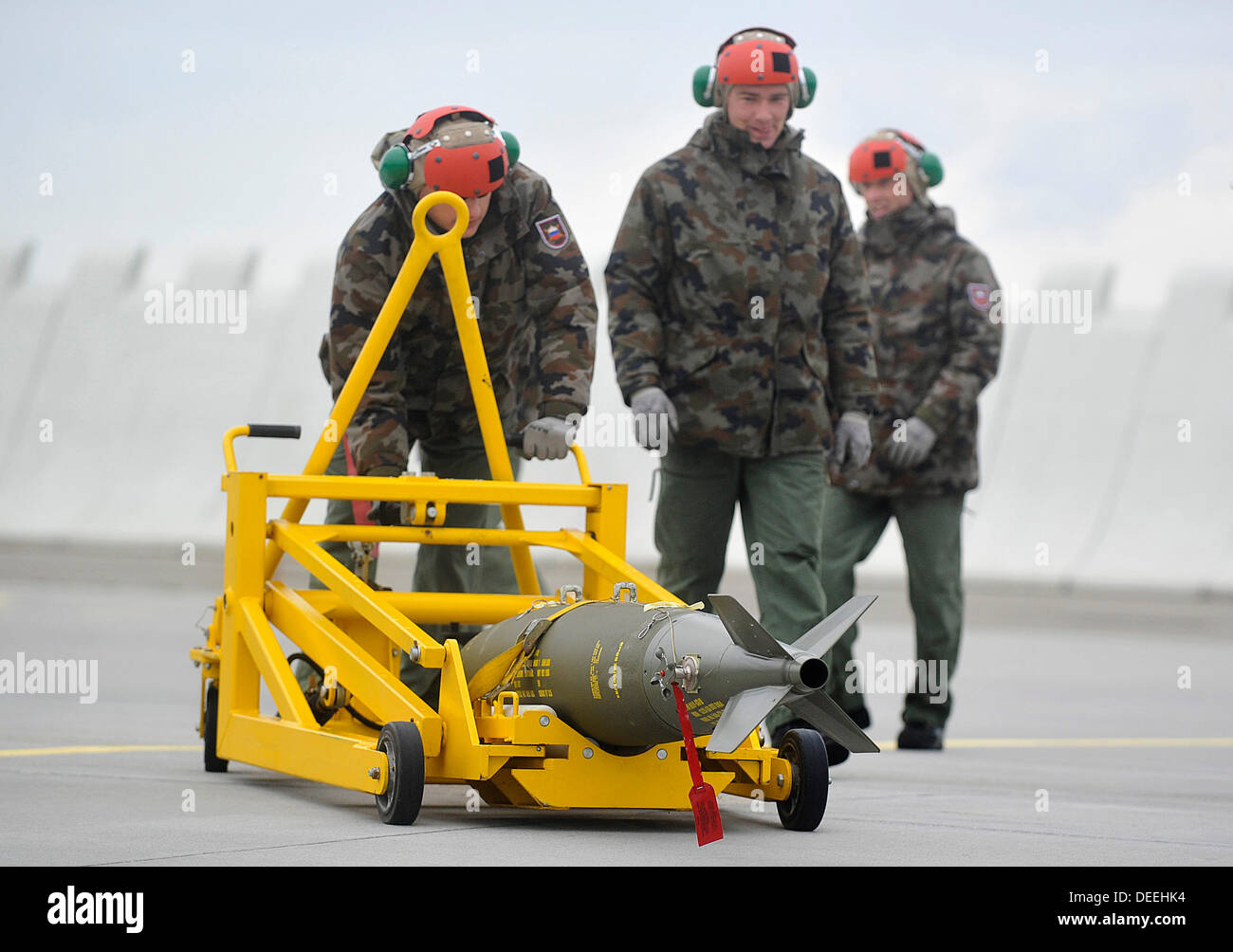 Mk 82 bomb hi-res stock photography and images - Alamy