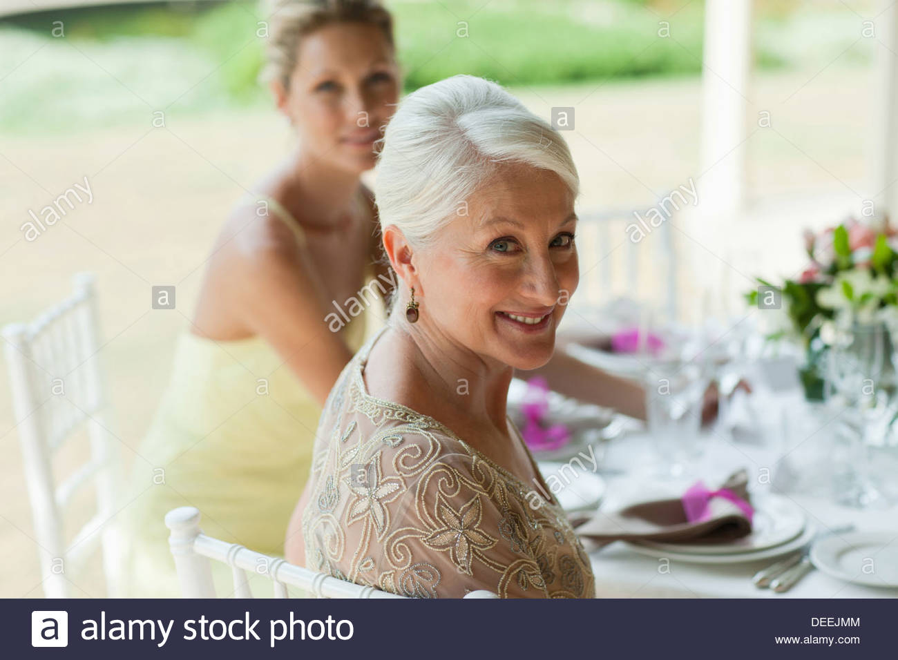 People Sitting Dining Table Stock Photos & People Sitting Dining Table ...