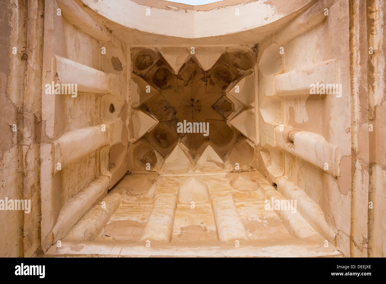 Muqarnas hi-res stock photography and images - Alamy