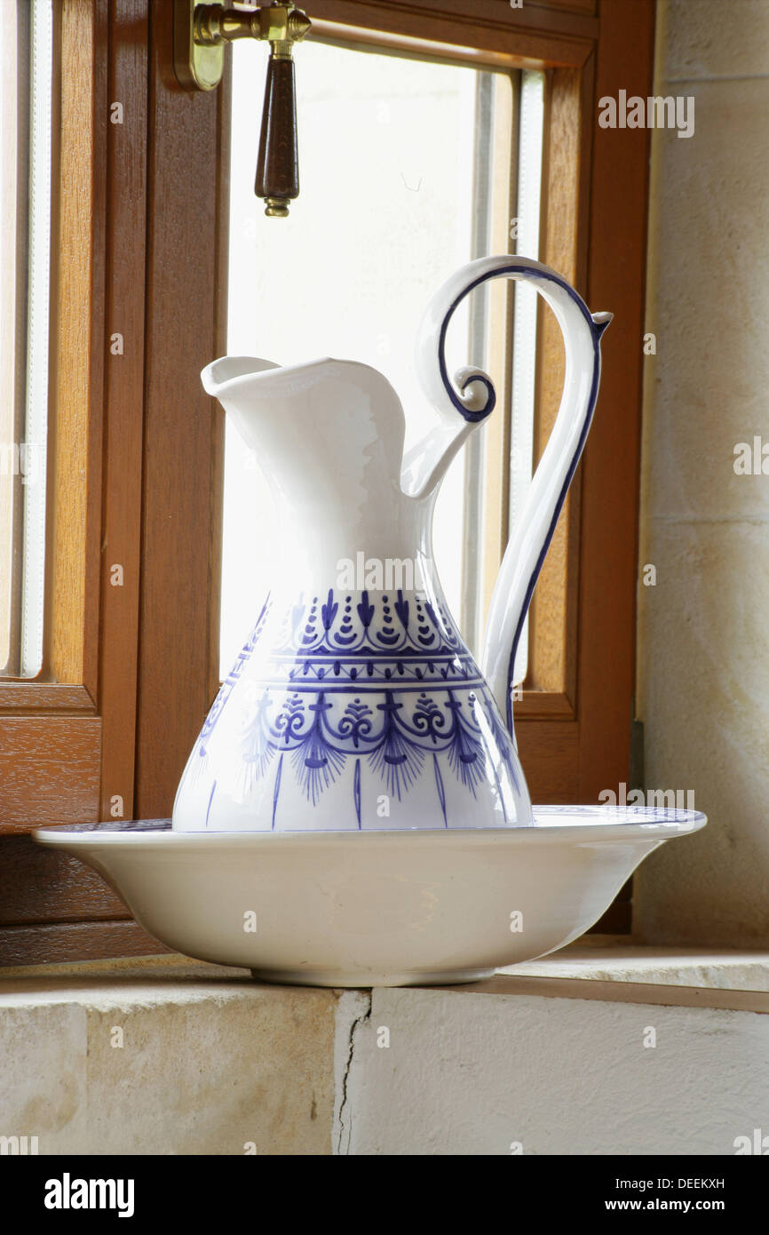 White porcelain jug hi-res stock photography and images - Alamy