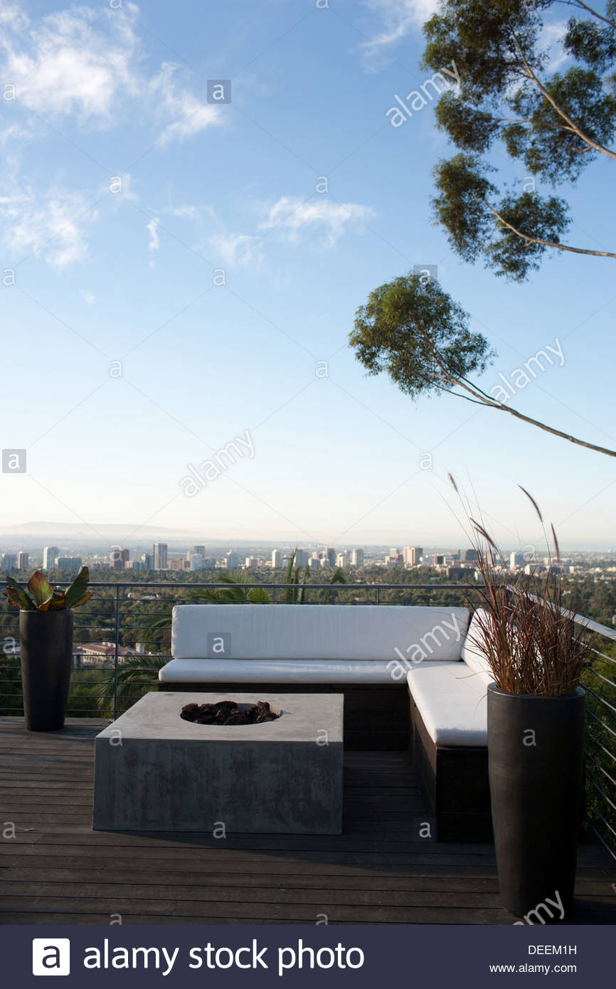 Balcony Seating Stock Photos & Balcony Seating Stock Images - Alamy