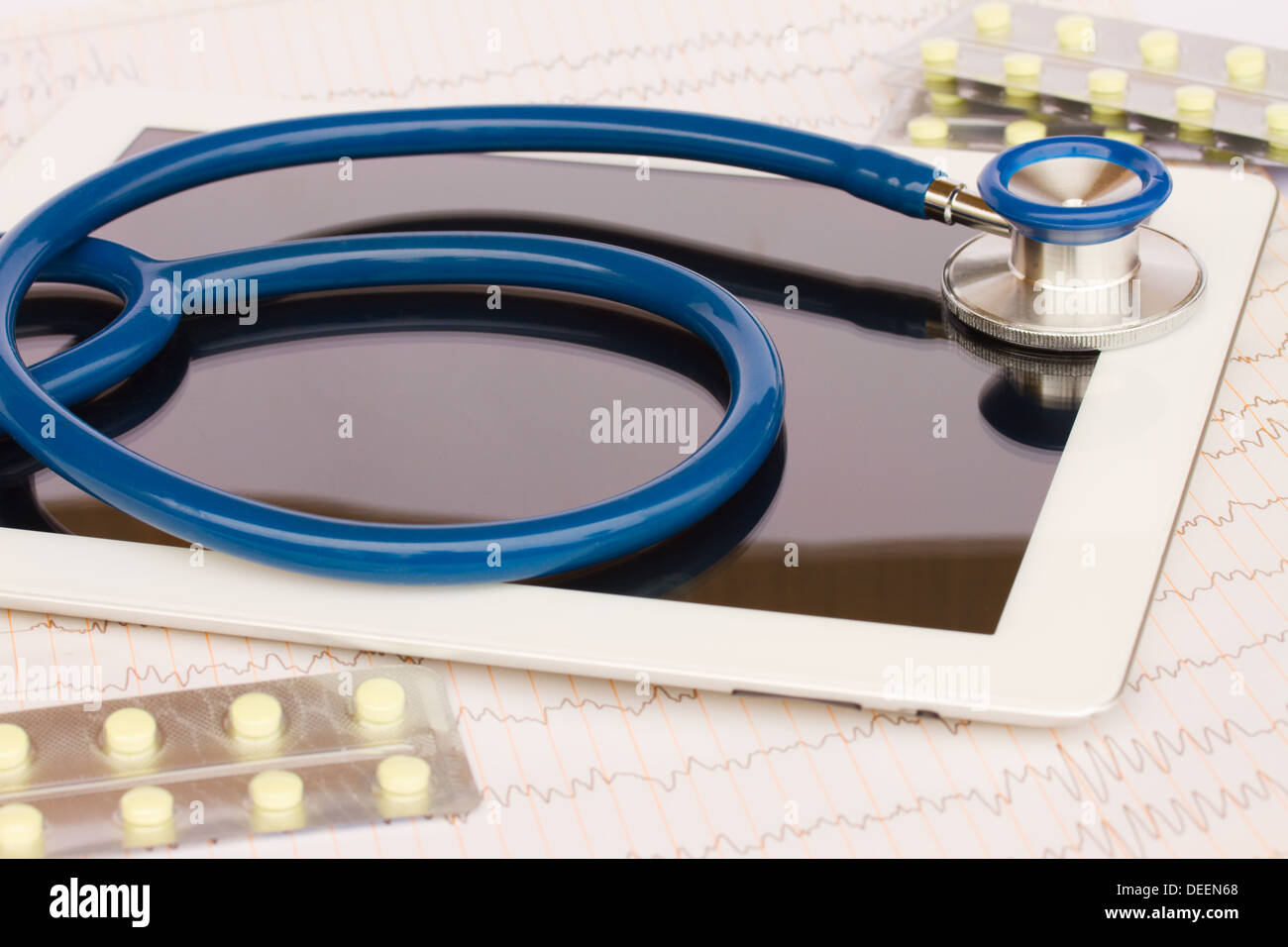 stethoscope with medical tablet and pills Stock Photo - Alamy