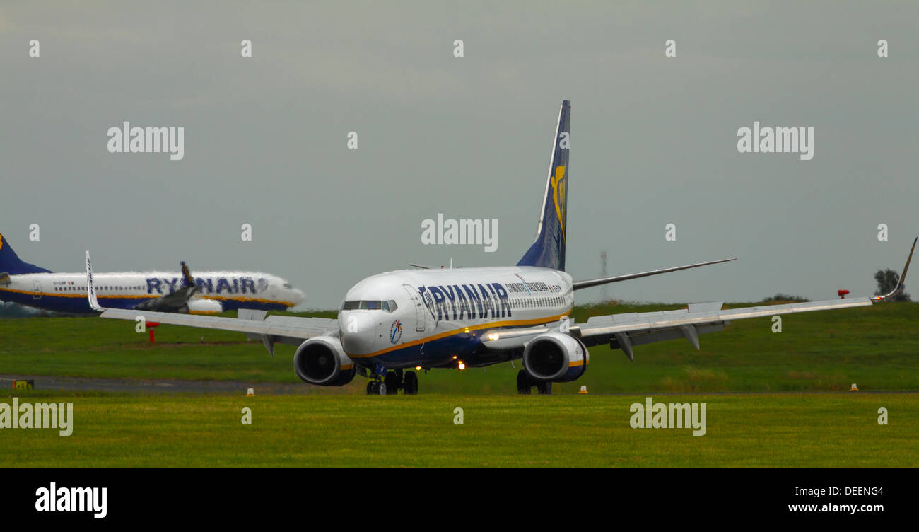 Ryanair aircraft on runway at Yeadon Airport Stock Photo - Alamy