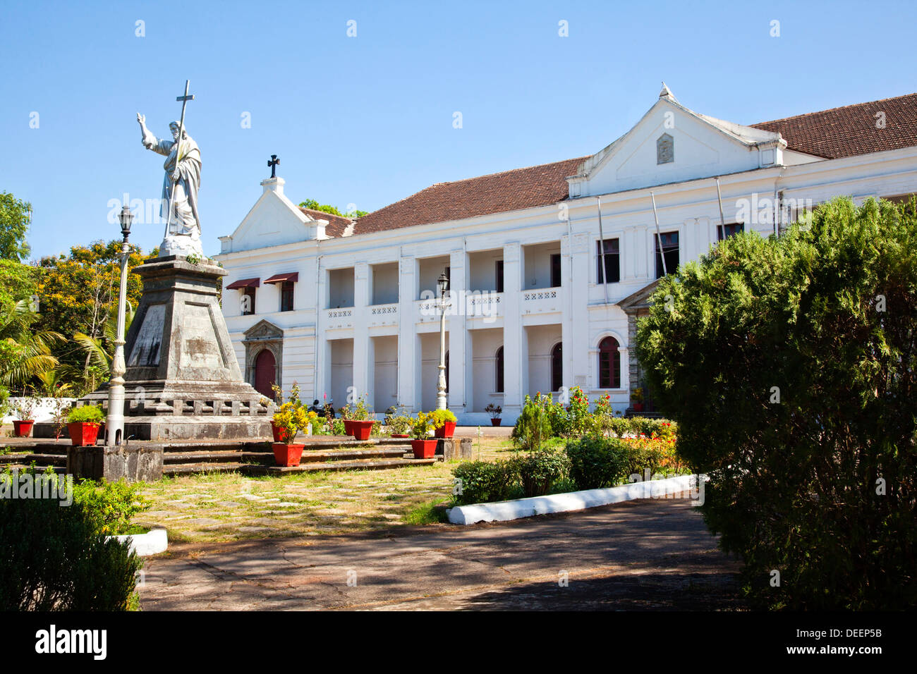 Goa jesus sculpture hi-res stock photography and images - Alamy