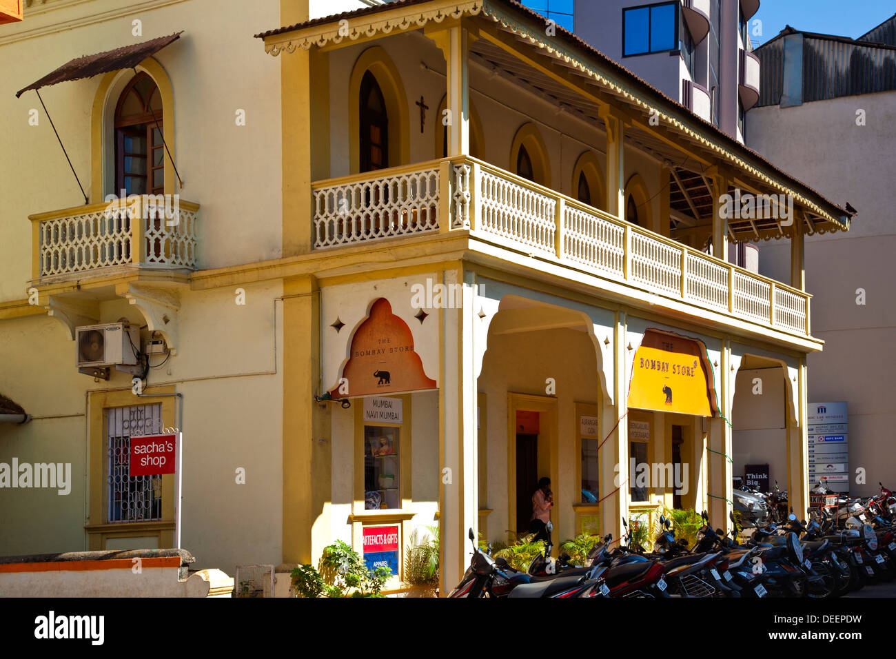 Bombay stores hi-res stock photography and images - Alamy