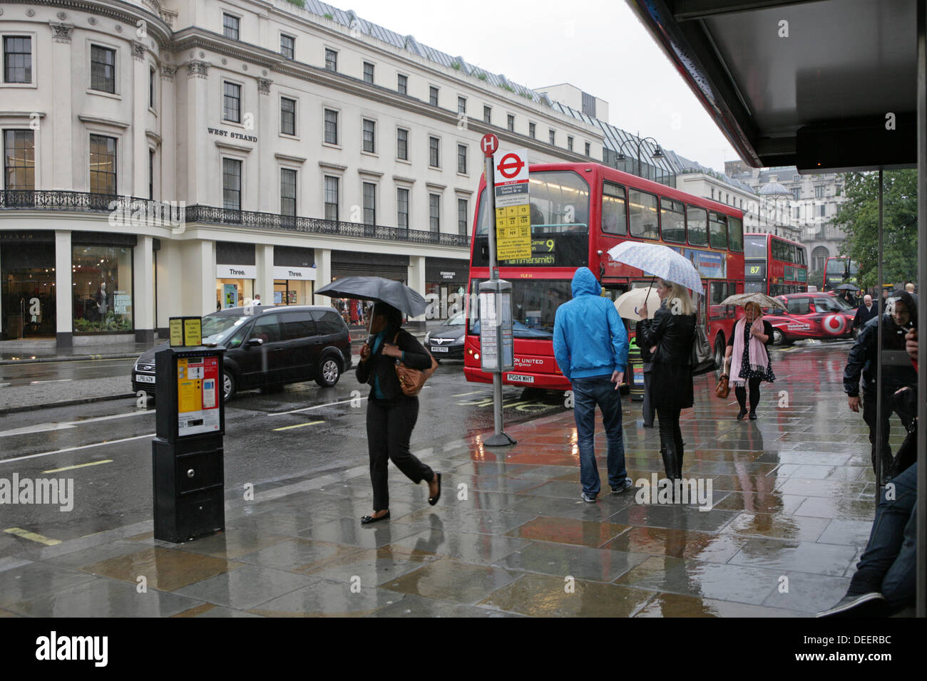 Number 9 bus london hi-res stock photography and images - Alamy