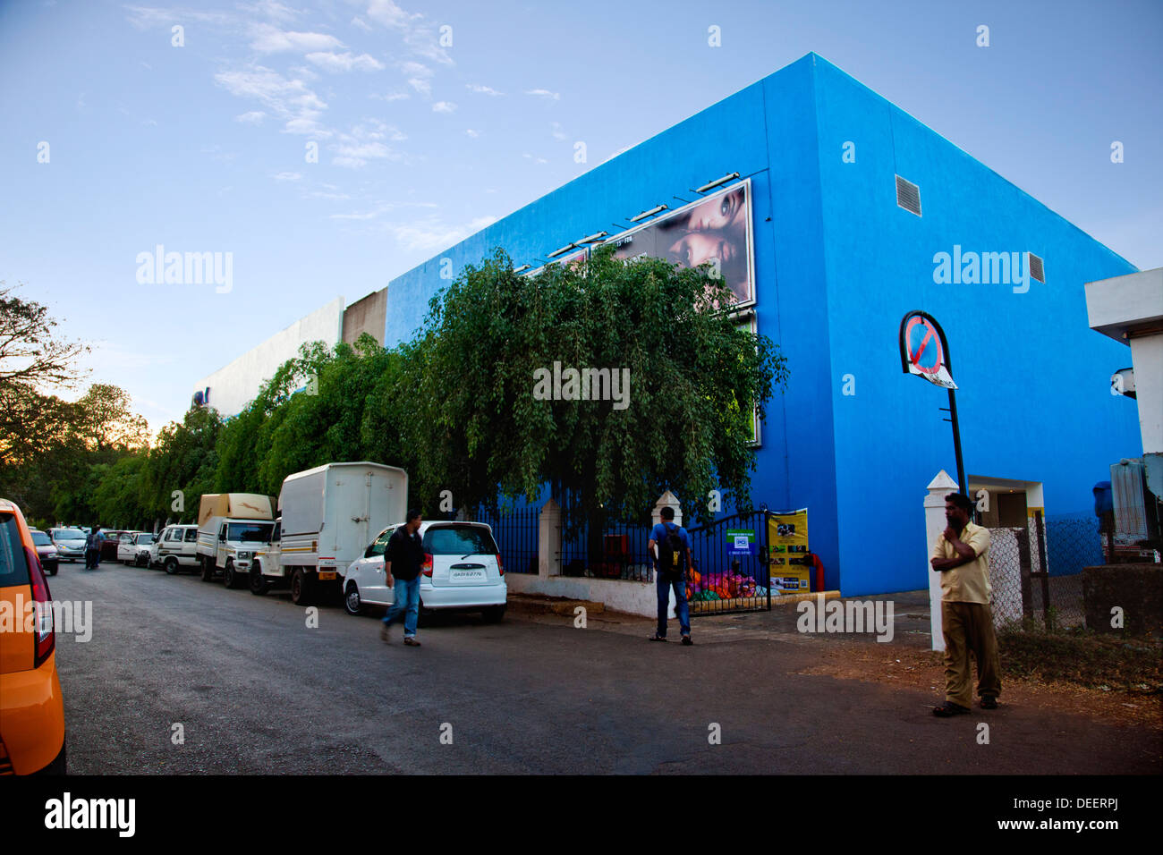 Gmc building hi-res stock photography and images - Alamy