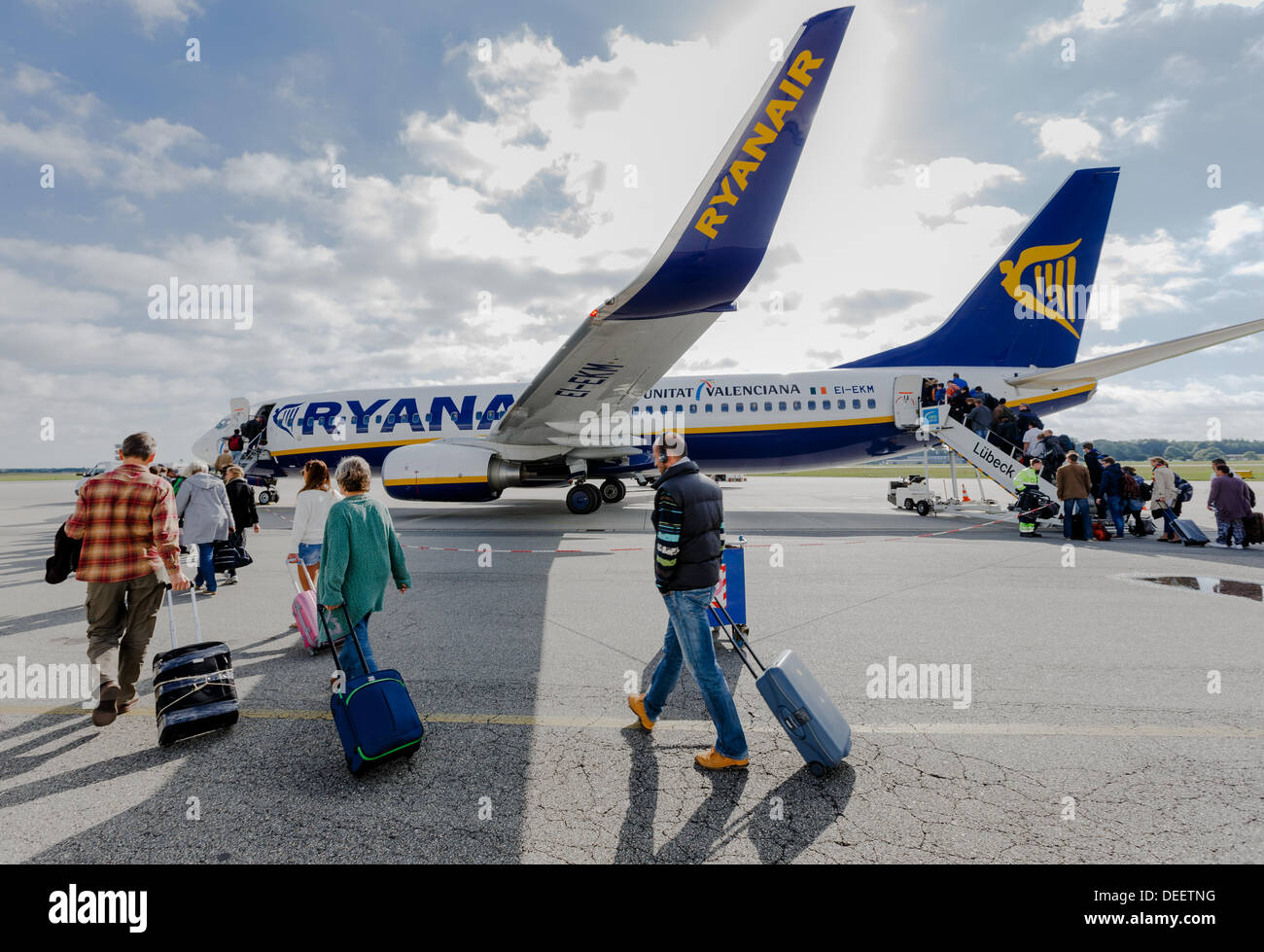 Ryanair passengers 2013 hi-res stock photography and images - Alamy