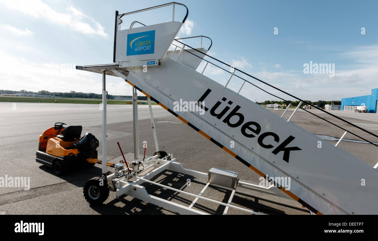 Maneuvering area hi-res stock photography and images - Alamy