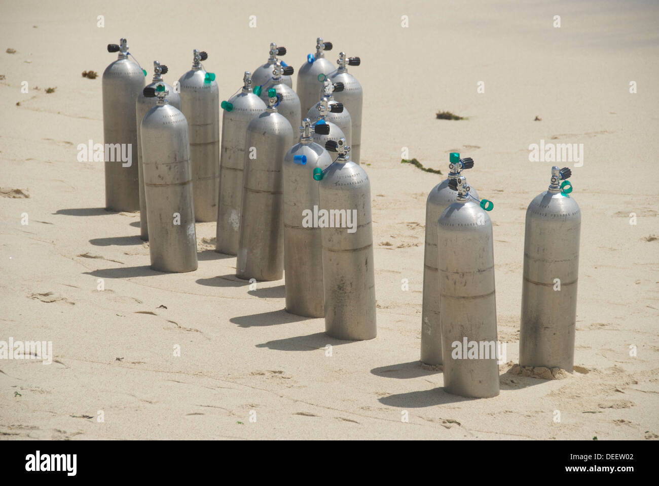 Liquid nitrogen tanks hi-res stock photography and images - Alamy