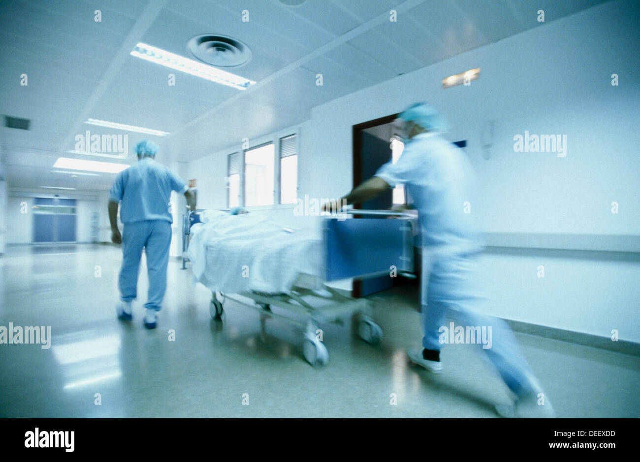 Stretcher and carrying hi-res stock photography and images - Alamy