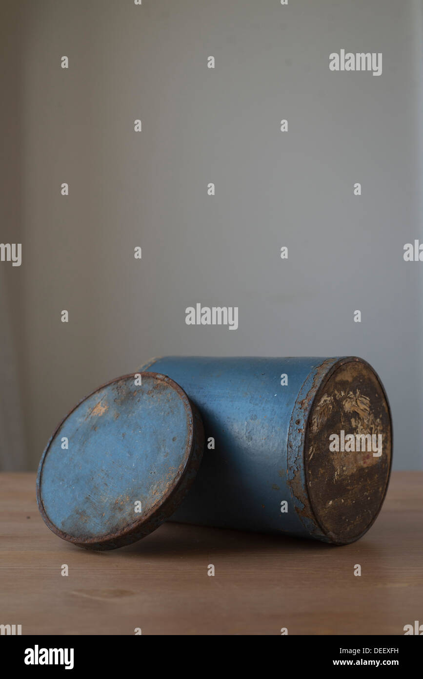 Blue cylinder hi-res stock photography and images - Alamy