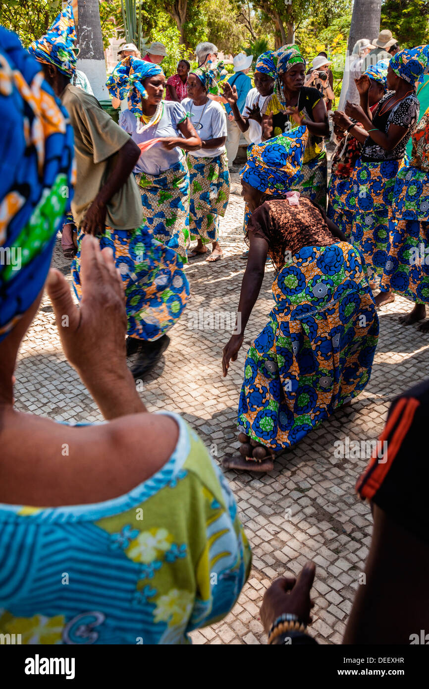 Africa angola woman hi-res stock photography and images - Alamy