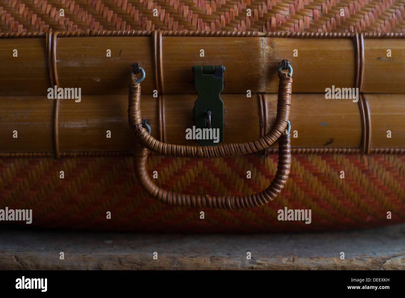 Go to basket hi-res stock photography and images - Alamy