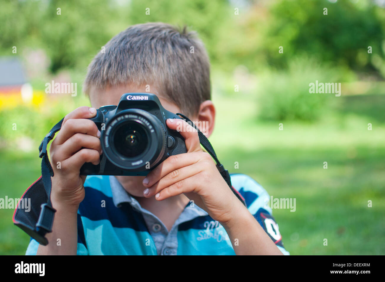 A child with a camera Stock Photo - Alamy