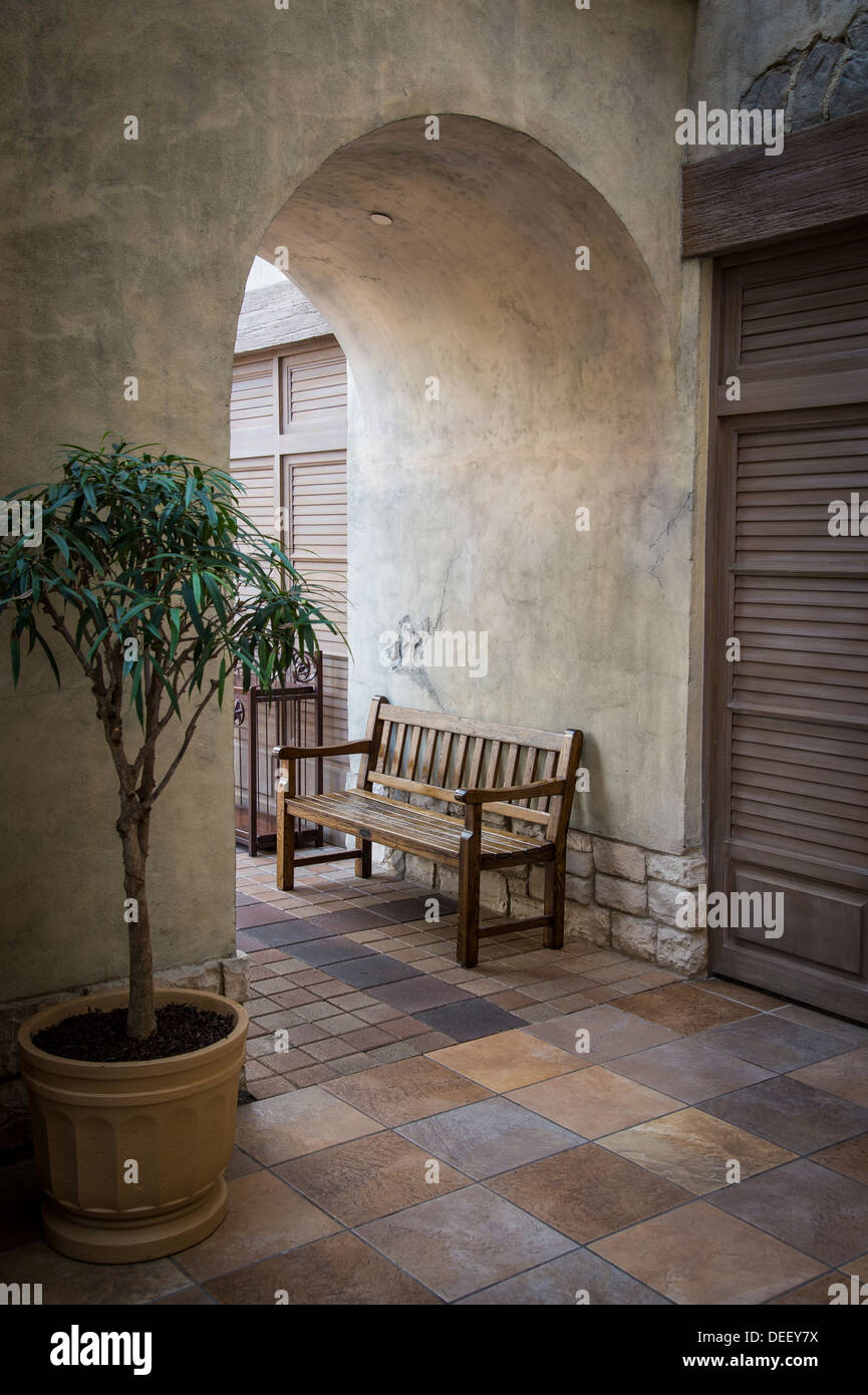 Tiled doorway hi-res stock photography and images - Alamy