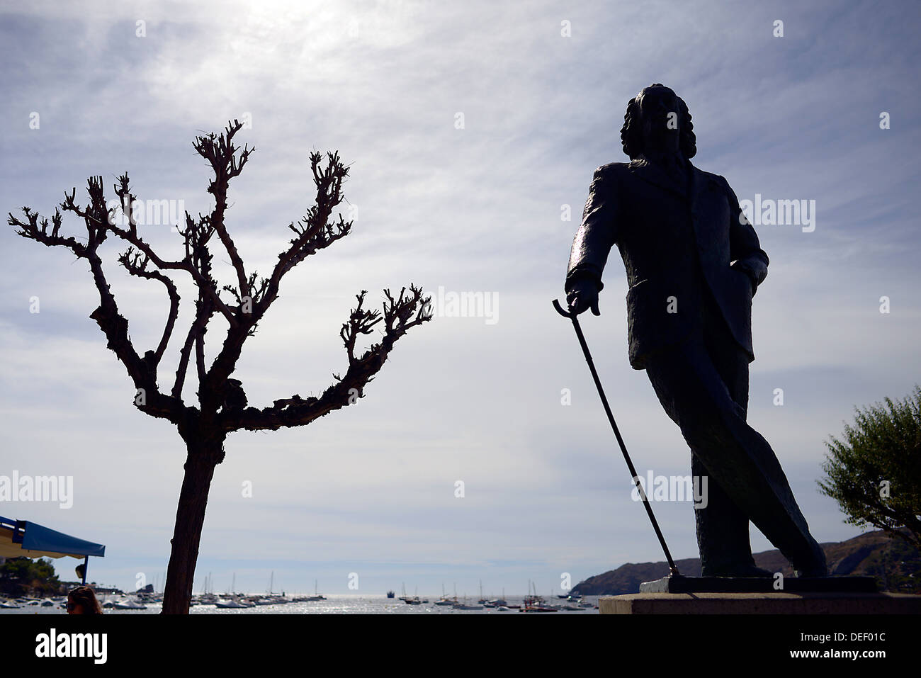 salvador dali statue cadaques catalonia spain Stock Photo - Alamy
