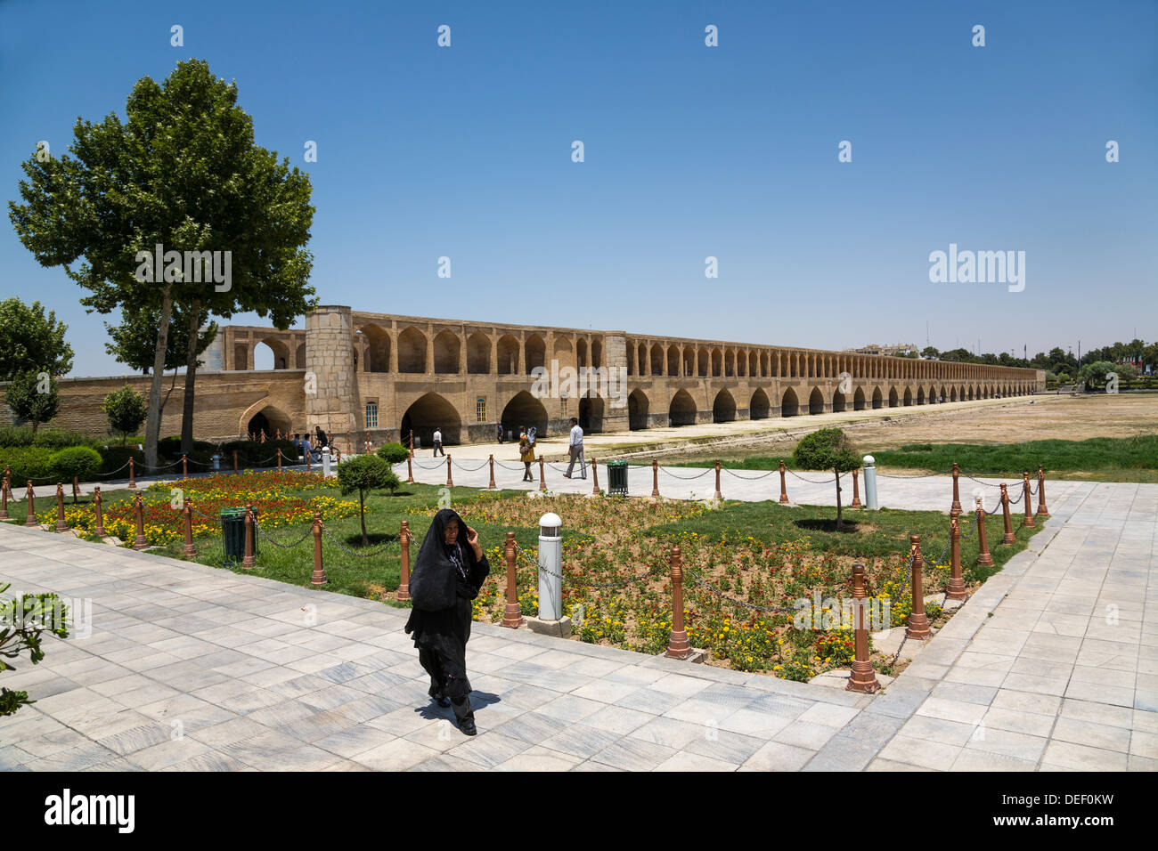 Isfahan bridge hi-res stock photography and images - Alamy