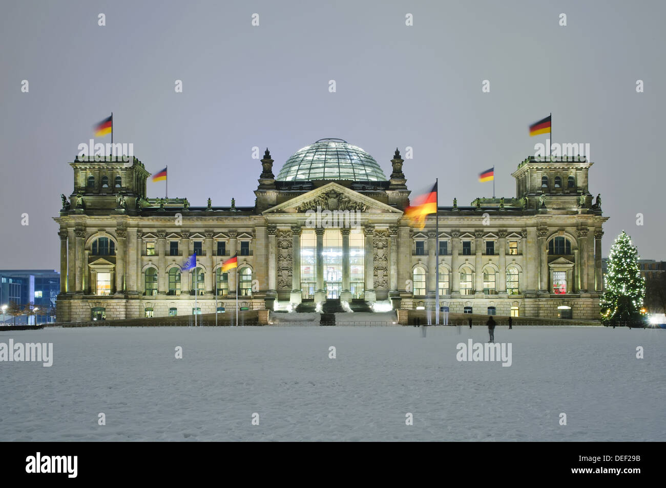 Flags in the night hi-res stock photography and images - Alamy