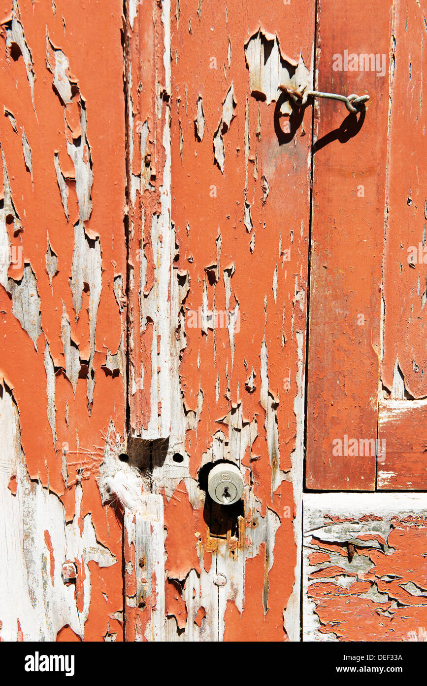 Old red paint flaking hi-res stock photography and images - Alamy