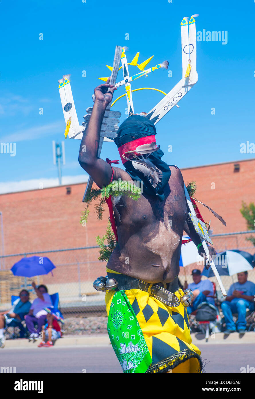 Apache dancer hi-res stock photography and images - Alamy