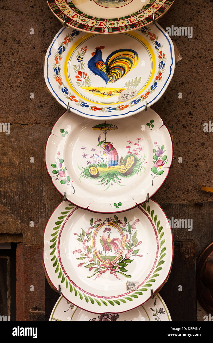Painted plates hi-res stock photography and images - Alamy