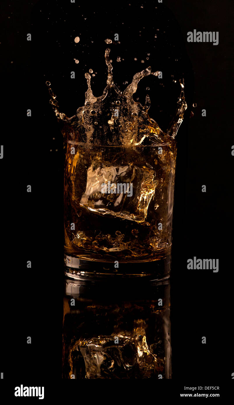 Whiskey glass hi-res stock photography and images - Alamy